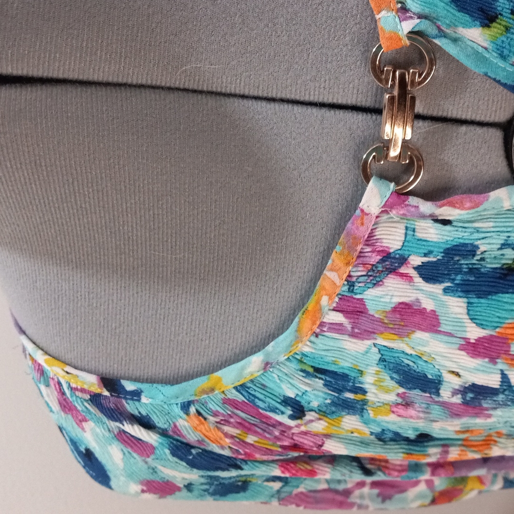 Spense Woman Pleated Floral W/Faux Gold Clasp - Gem